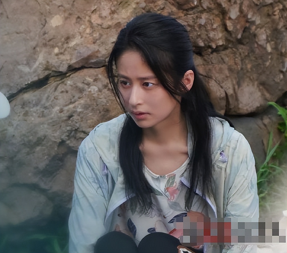 She once broke up with Yang Mi and got involved in scandals many times. After debuting for 15 ...