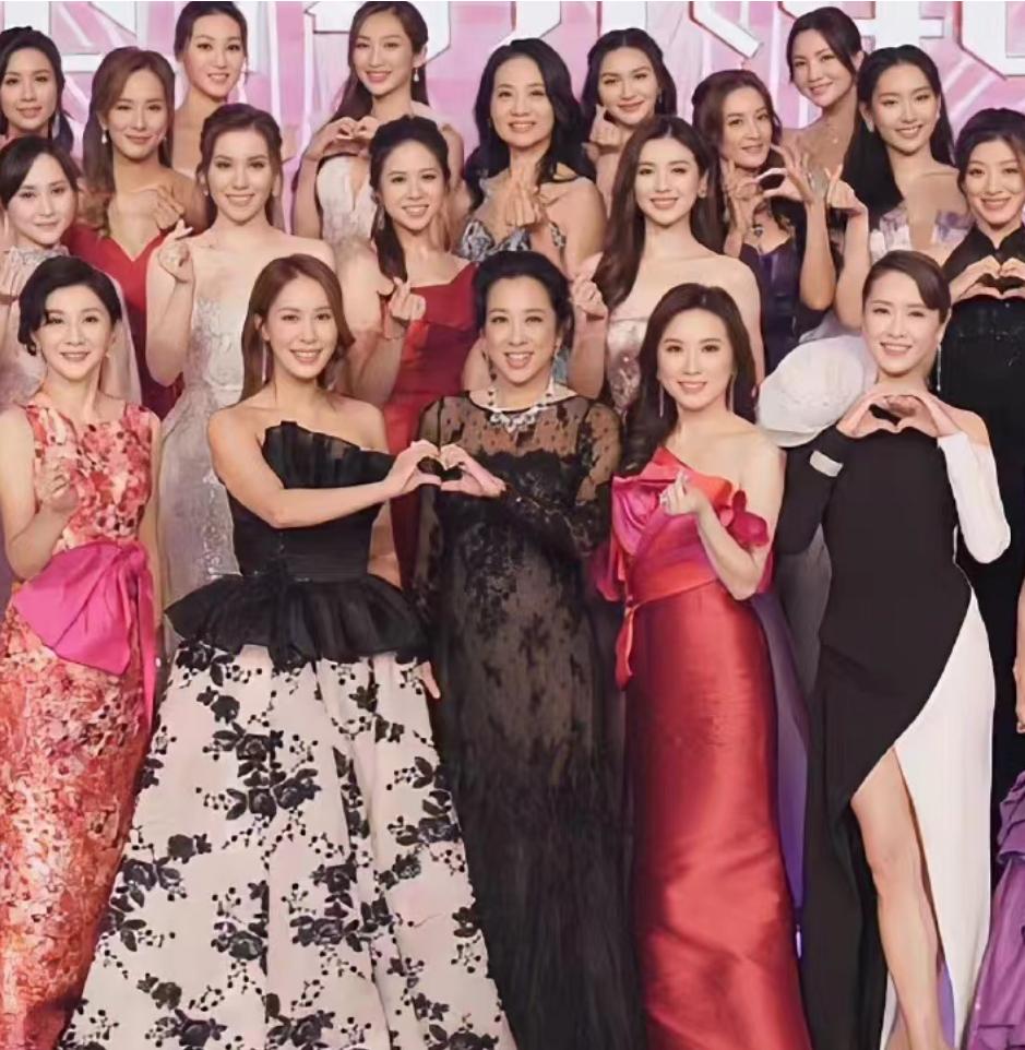 Hong Kong sisters of all ages gather together!The 64-year-old Zhu ...