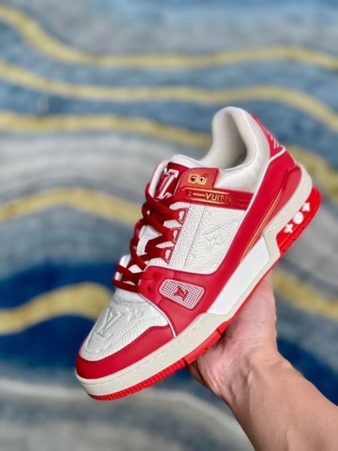 Share lv shoes love this eye-catching Sao red - iNEWS