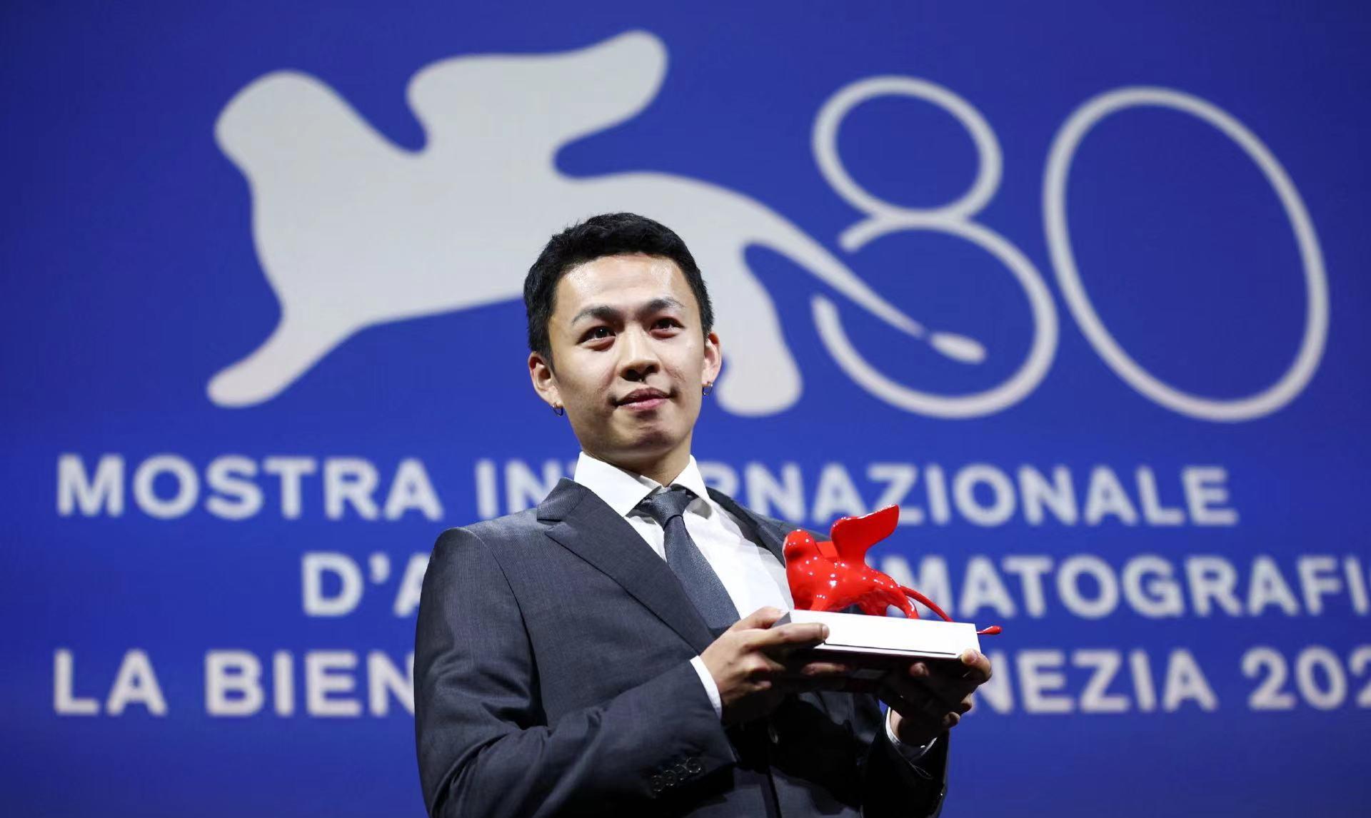 The 33-year-old actor officially announced his relationship! The woman ...