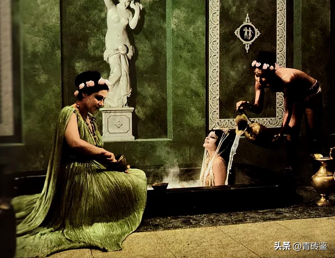 The Scene and Environment Shaping and the Analysis of the Artistic ...