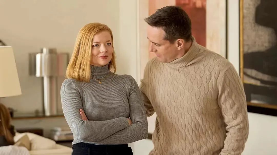 The chain of contempt for dressing in the upper class: Can such a ...