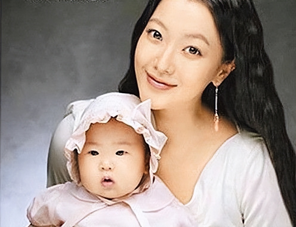 Kim Hee-sun was questioned because of her daughter's ugliness for ...