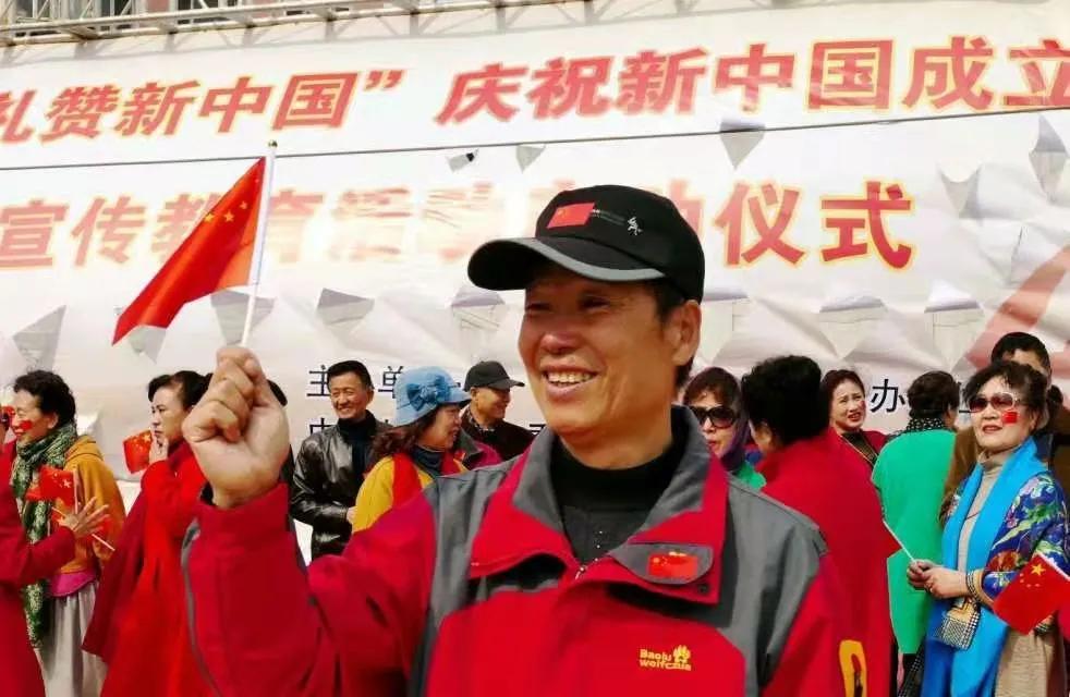 Long Teng Hu Yue sings brightly - iNEWS