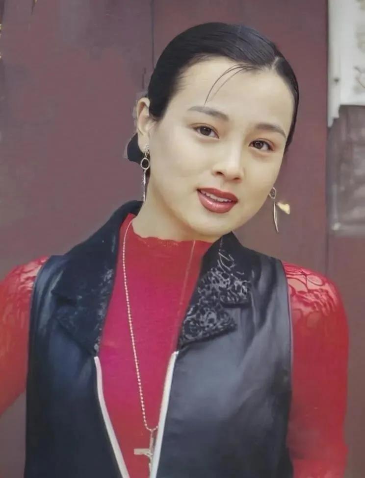 Zhao Mingming, a few beautiful photos from the past - iNEWS