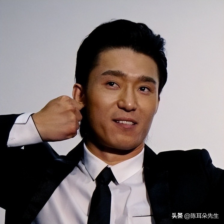 Yu Xin talked about Yue Song, Yue Song crushed a beer bottle with one ...