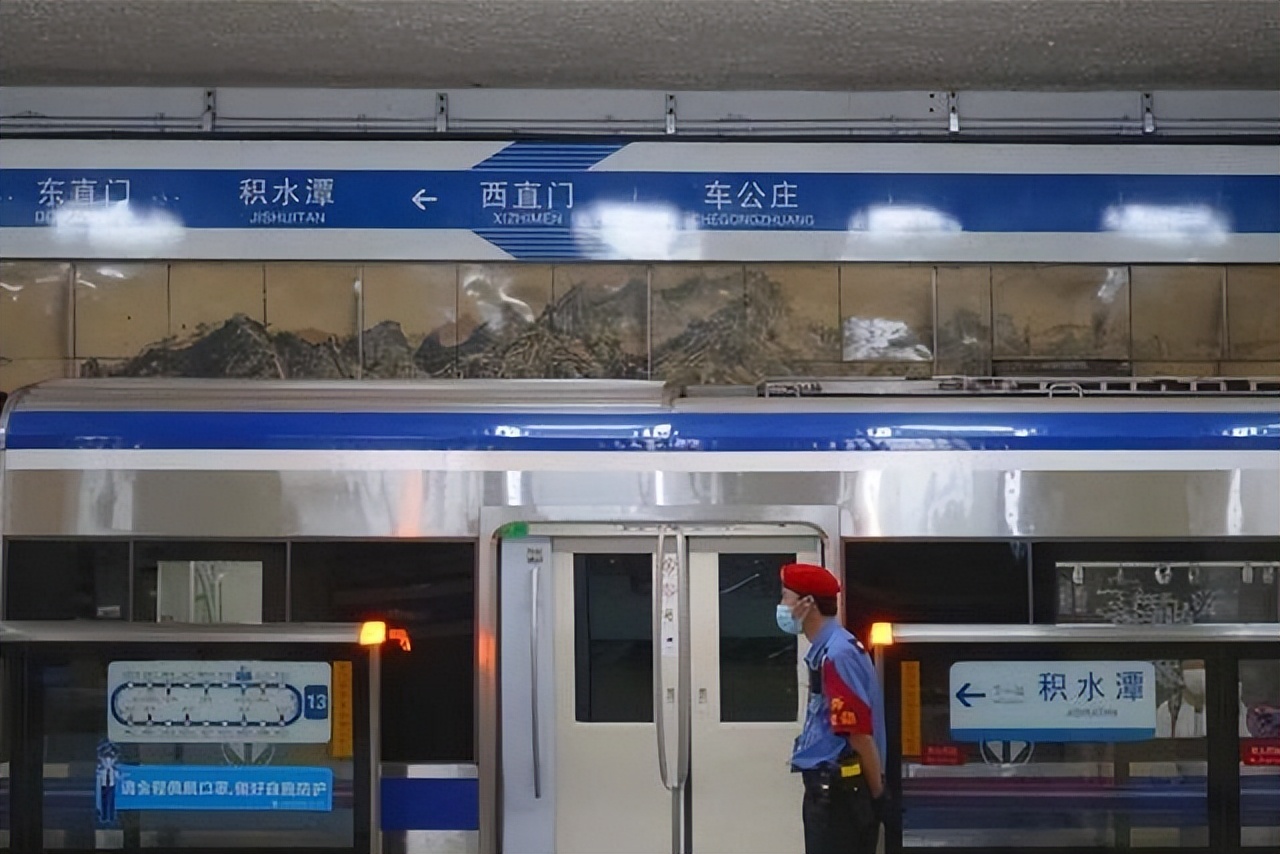 China's subways are gradually "de-Englishizing", but Americans are in a ...