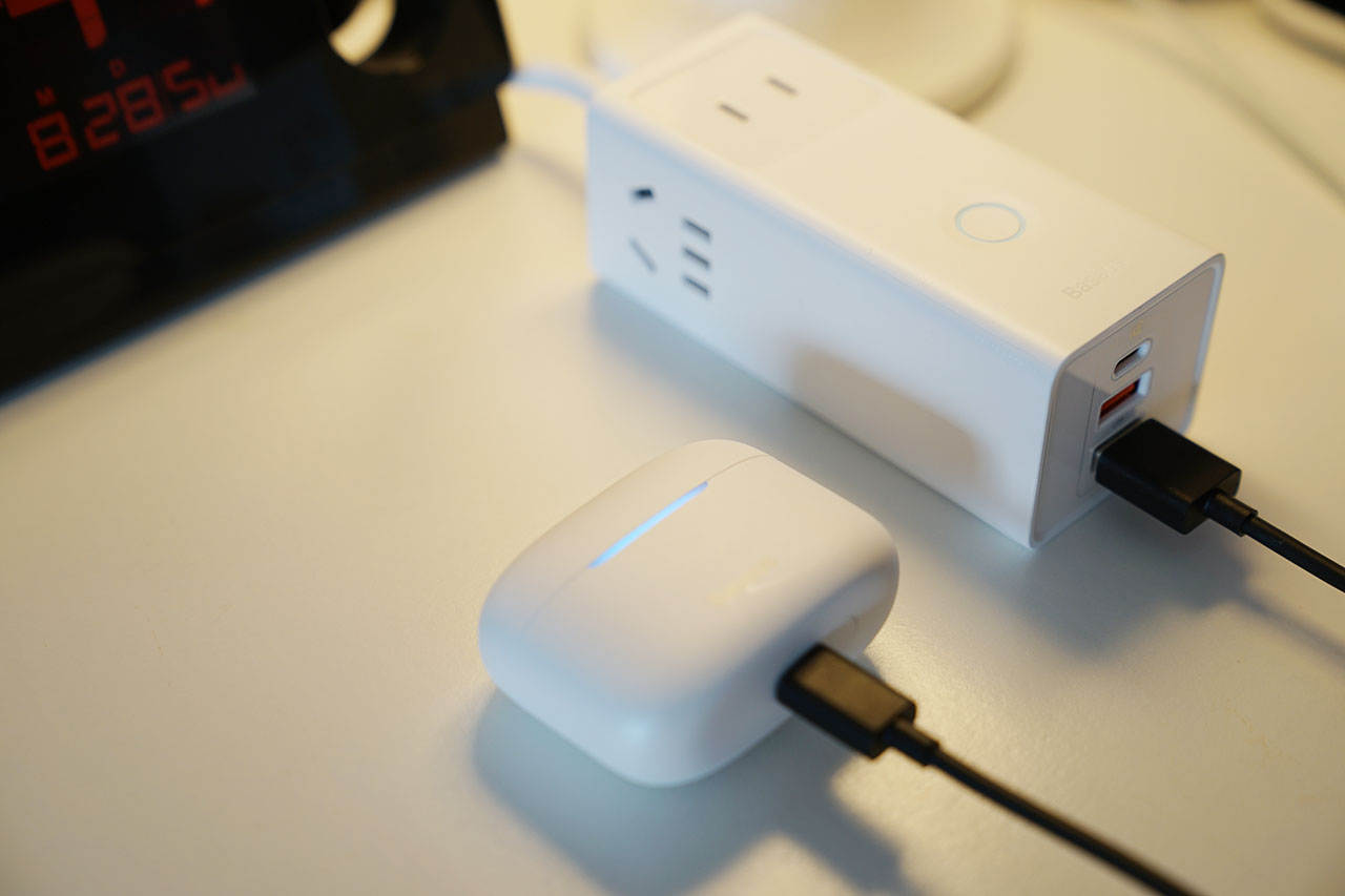 Baseus 30W fast charging power strip, a portable power strip for ...
