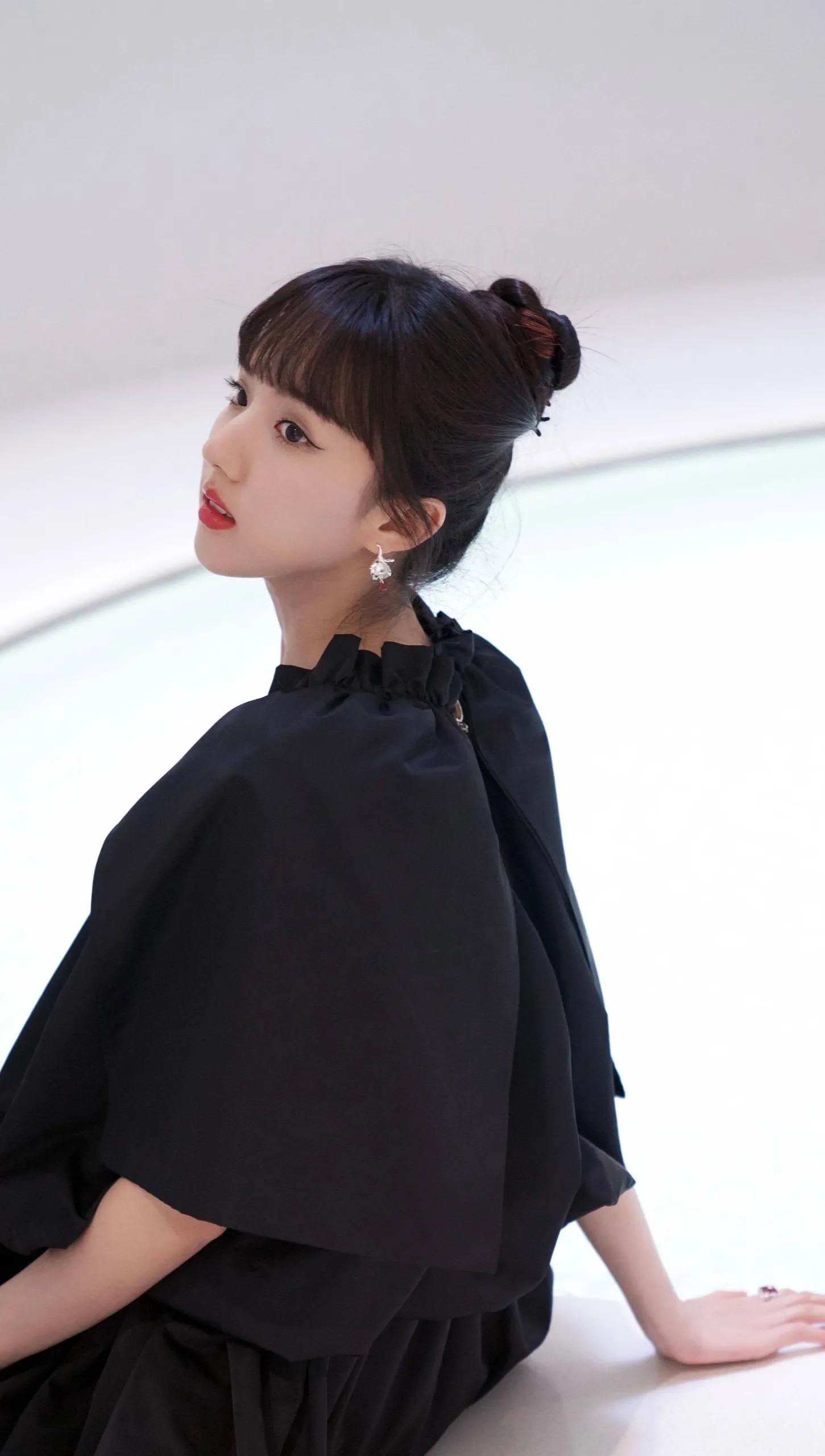 "Variety actress" Su Xiaotong - iMedia