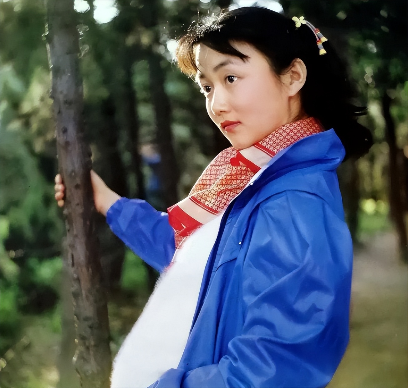 Popular actress Luo Yan: Grandpa was locked up in the bullpen due to ...