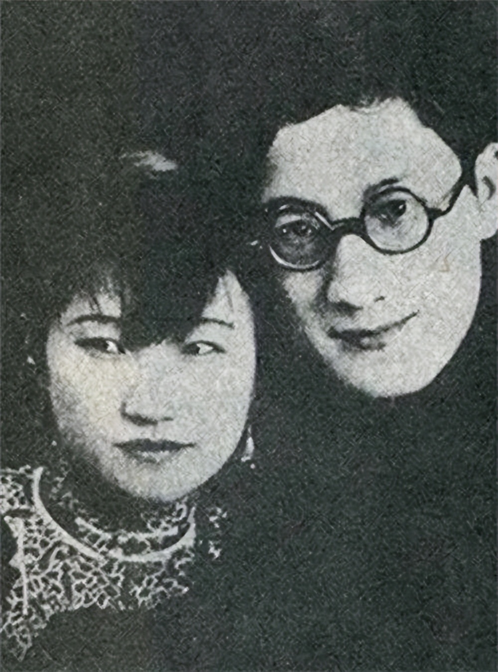 When Zhang Youyi passed away in 1988, the four words on the tombstone ...