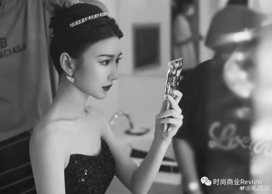 Mao Xiaotong pulls the crotch in the shape of "Tight Hoop Curse", but ...