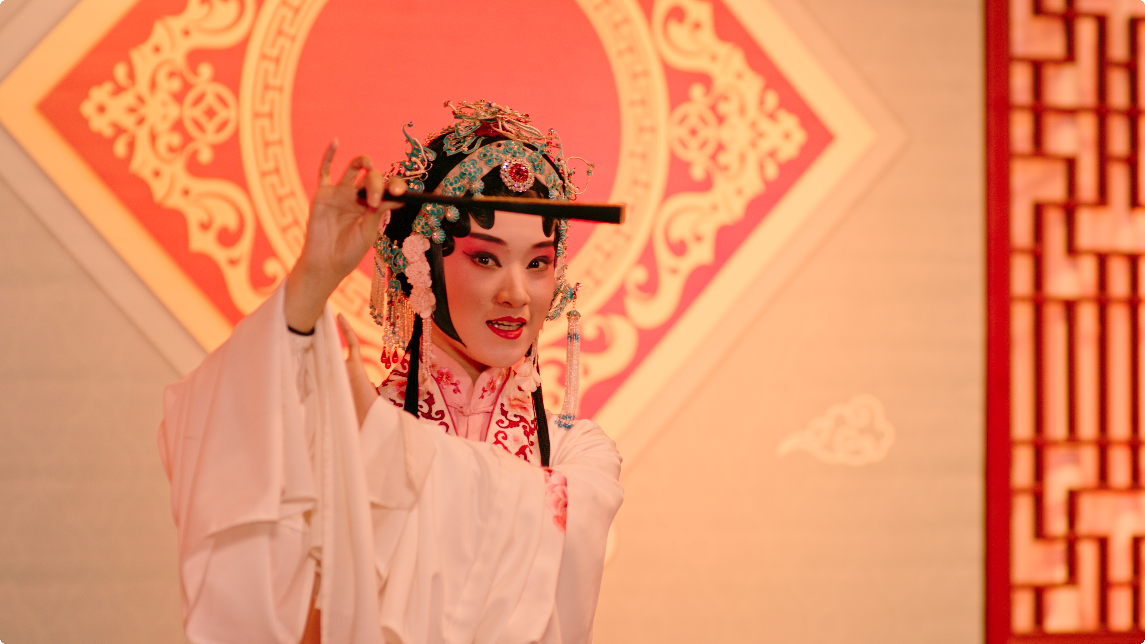 How did the self-proclaimed old lady boss become the most beautiful ...