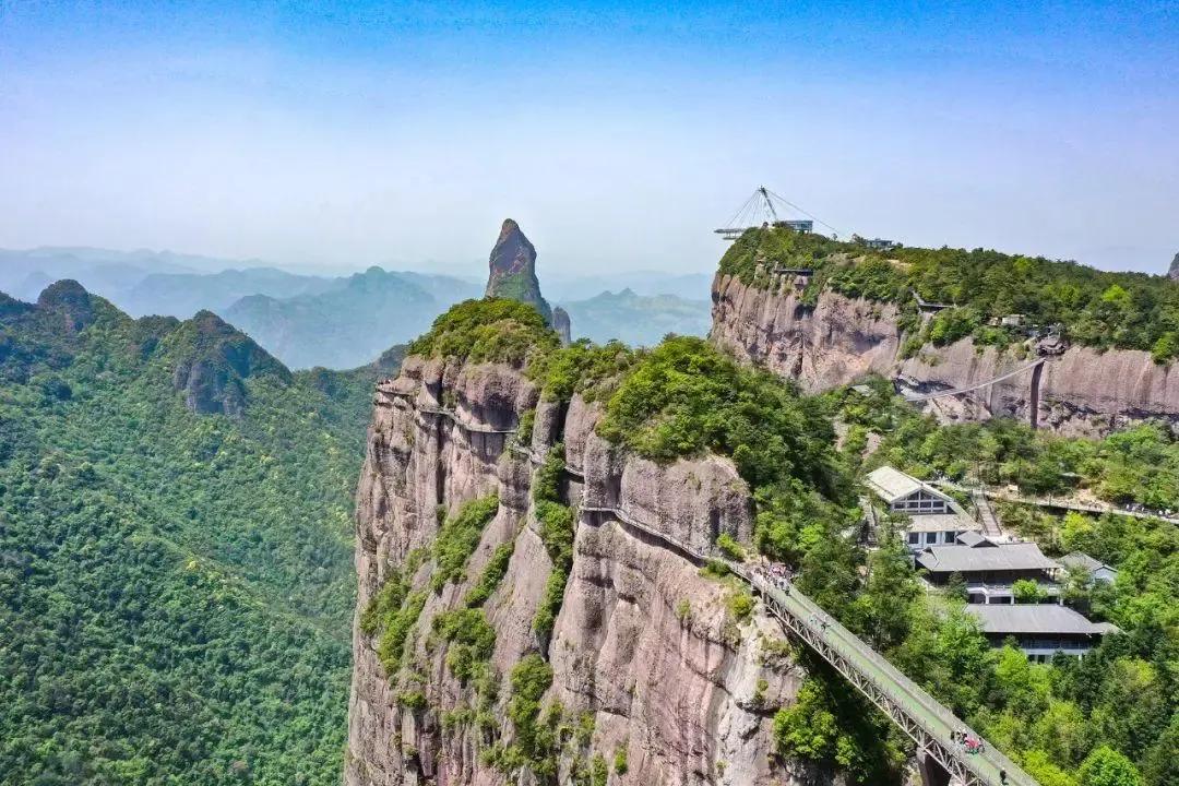The best mountain to climb in China, with cable cars and elevators, is ...