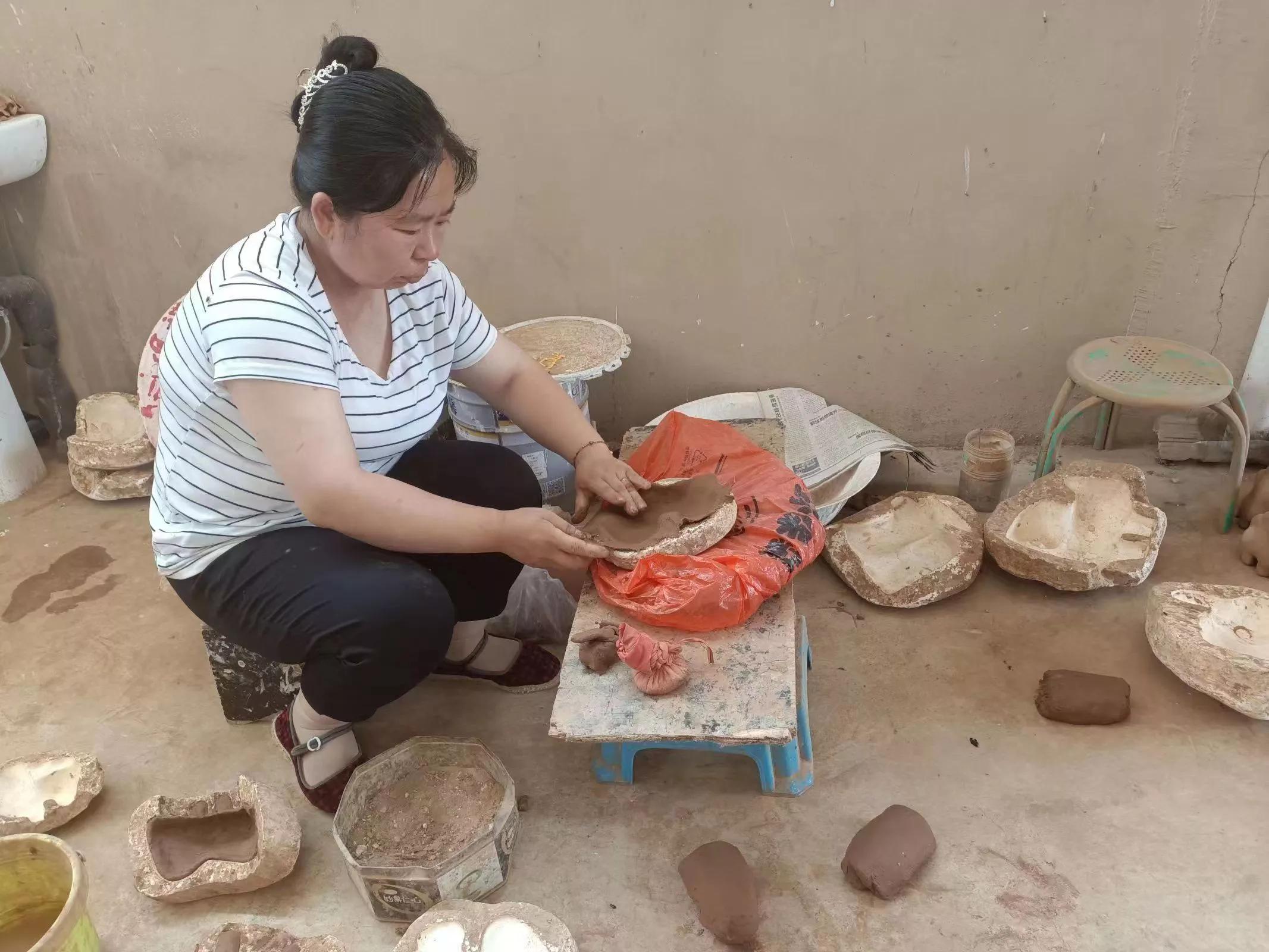 Small clay sculpture, big culture - iMedia