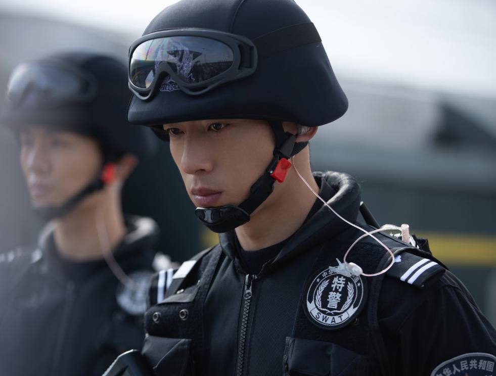 Also playing the role of a special police officer, Bai Jingting lost to ...