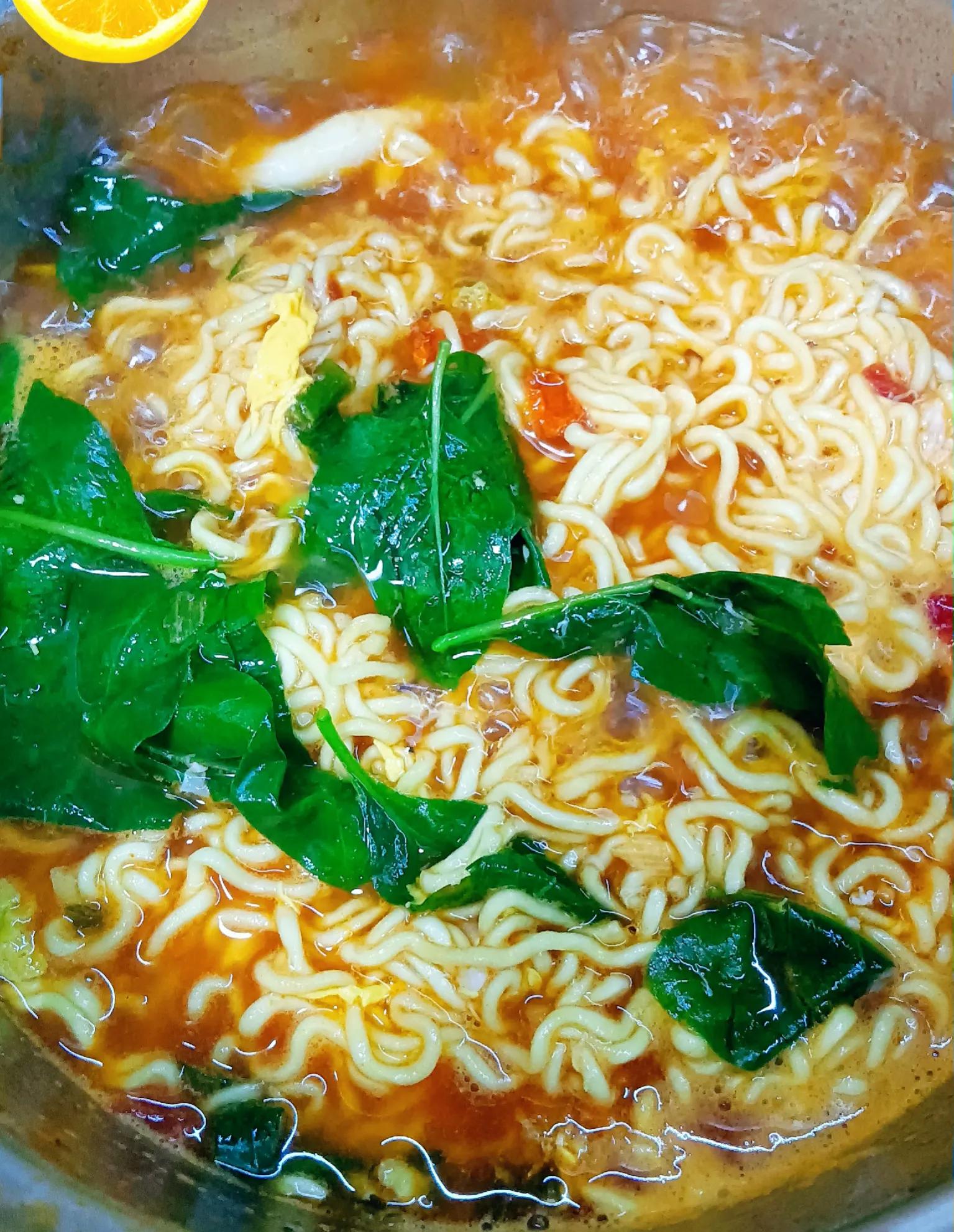 Tomato and egg noodles with wolfberry leaves? - iNEWS