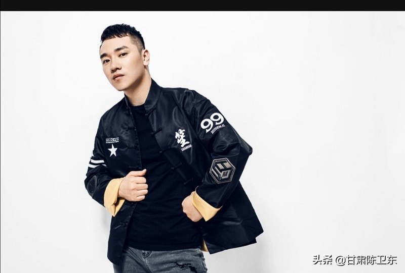 Wang Qi, the singer who made the sad love song explode on the Internet ...