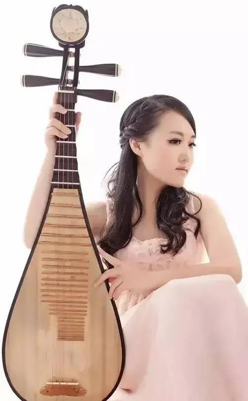 The beautiful Pipa player of Daolang Band gave up fame and fortune ...