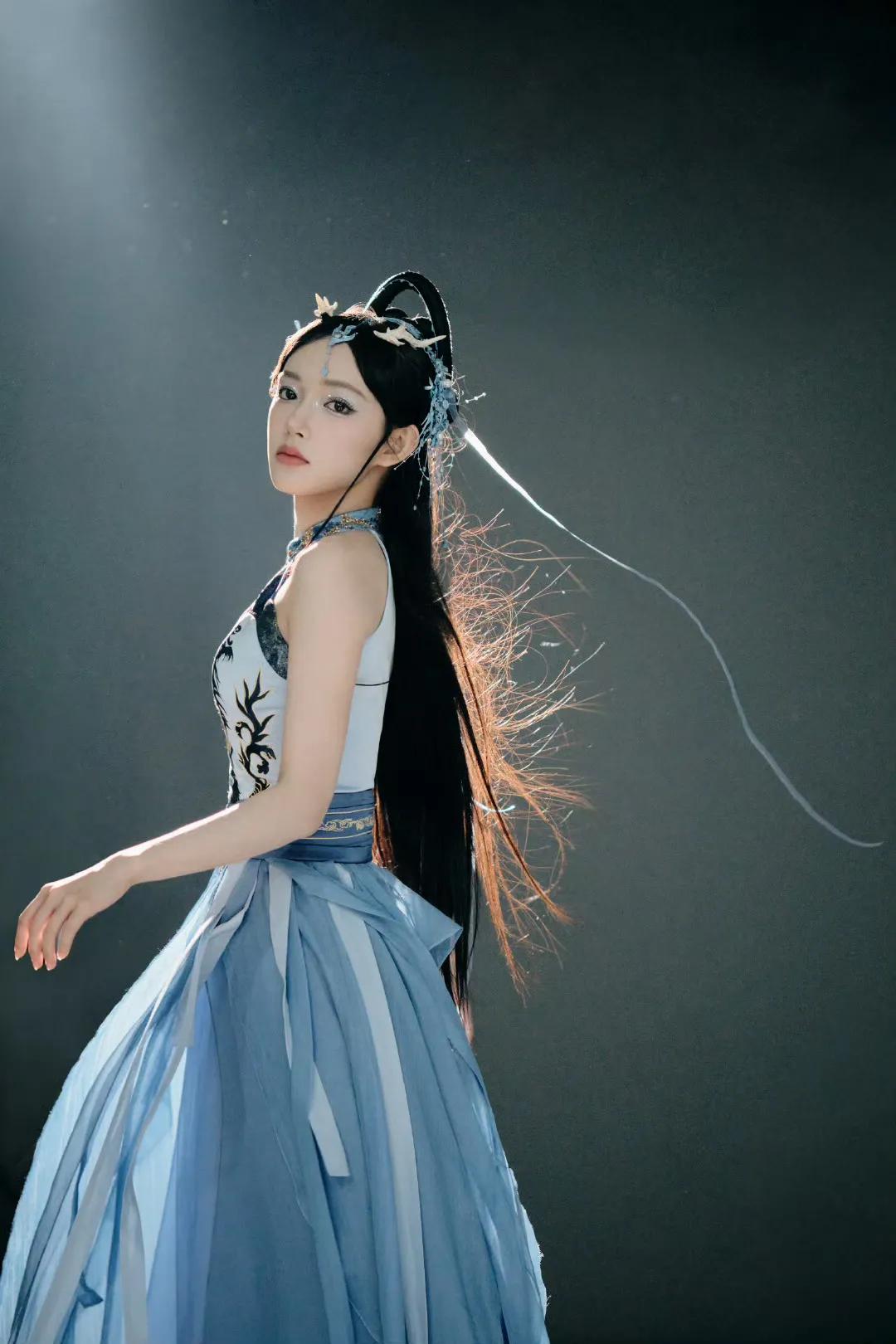 Cheng Xiao's blockbuster movie "Liu Li" - iNEWS