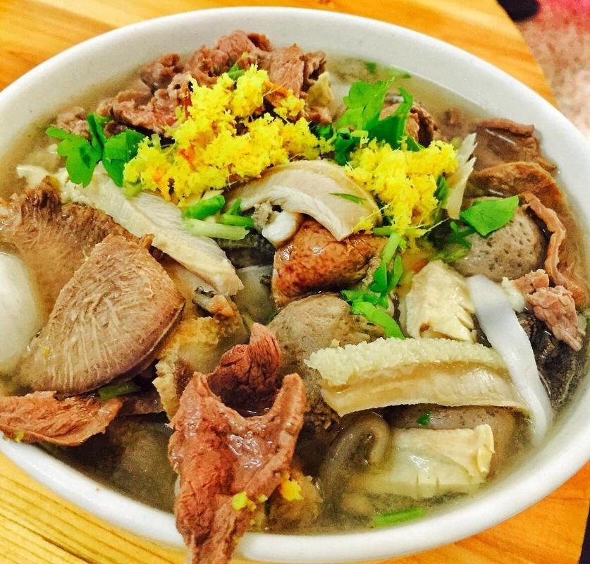 With sand tea sauce and beef as the main ingredients, the color is ...