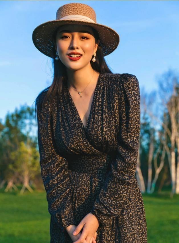 Miss World Yu Weiwei: The sexy magic of the 35-year-old glamor model! - iMedia