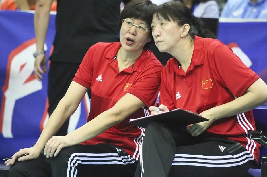 Lang Ping went to see Zhu Ting's game - iNEWS