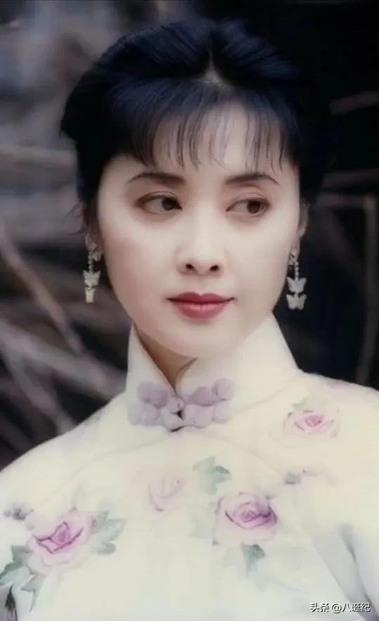 Stunning! 71-year-old Zhu Lin's aging appearance is exposed, she is as ...