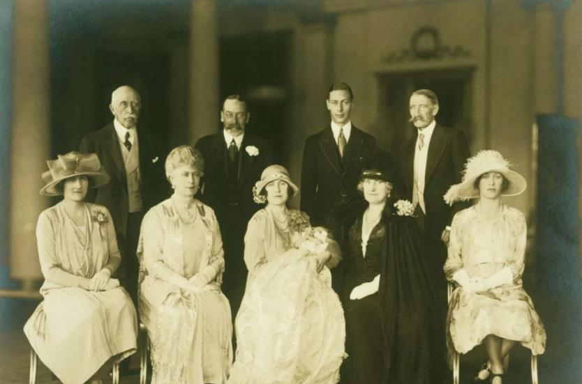The birth of Princess Elizabeth in 1926 brought vitality to the British ...