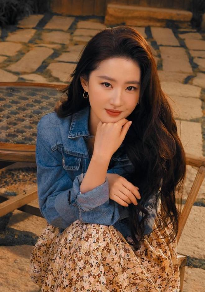 Liu Yifei Xu Hongdou's urban look - iMedia