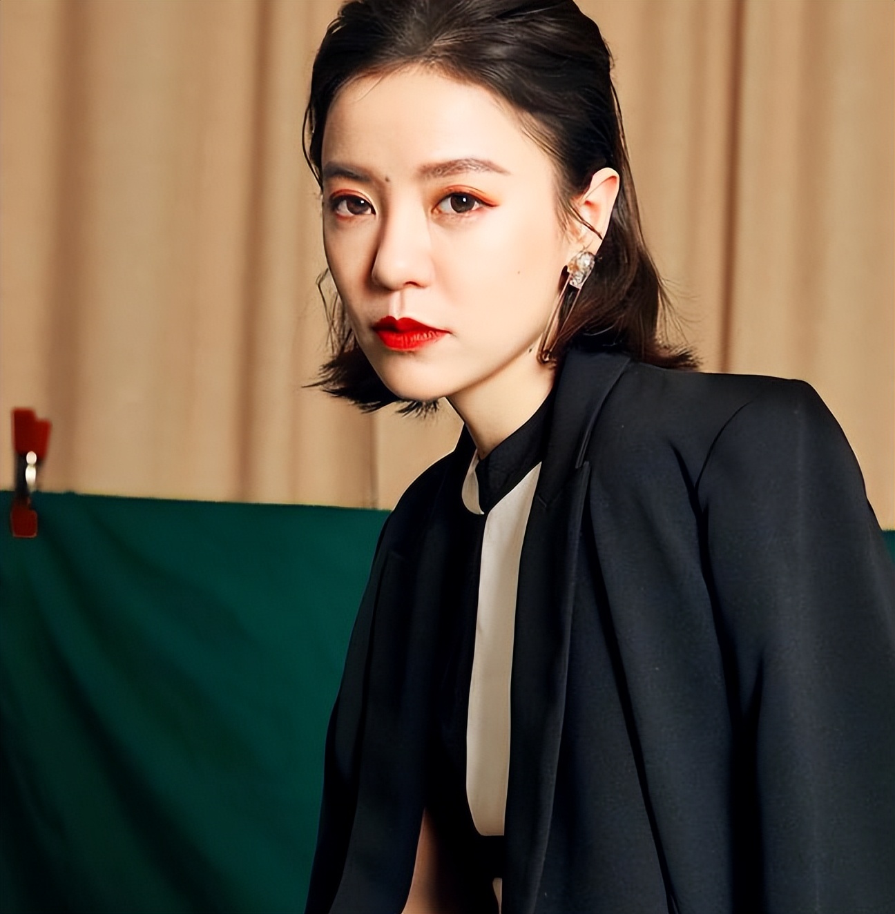 Ding Dang's love affair exposed! The 40-year-old goddess is pursued by ...