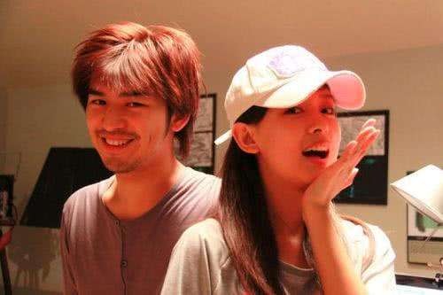 Chen Bolin showed up with his girlfriend, more beautiful than a star ...