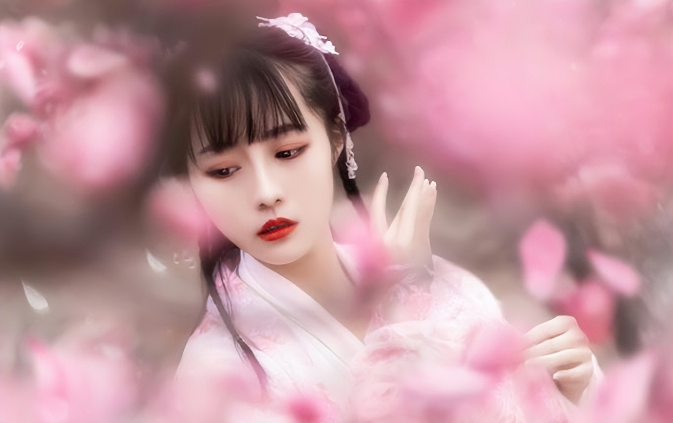 How do couplets support a poem?5 original seven rhythms.Floating ...