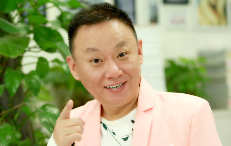 "National first-class actor" Shao Feng: Accompanying his wife for 23 ...