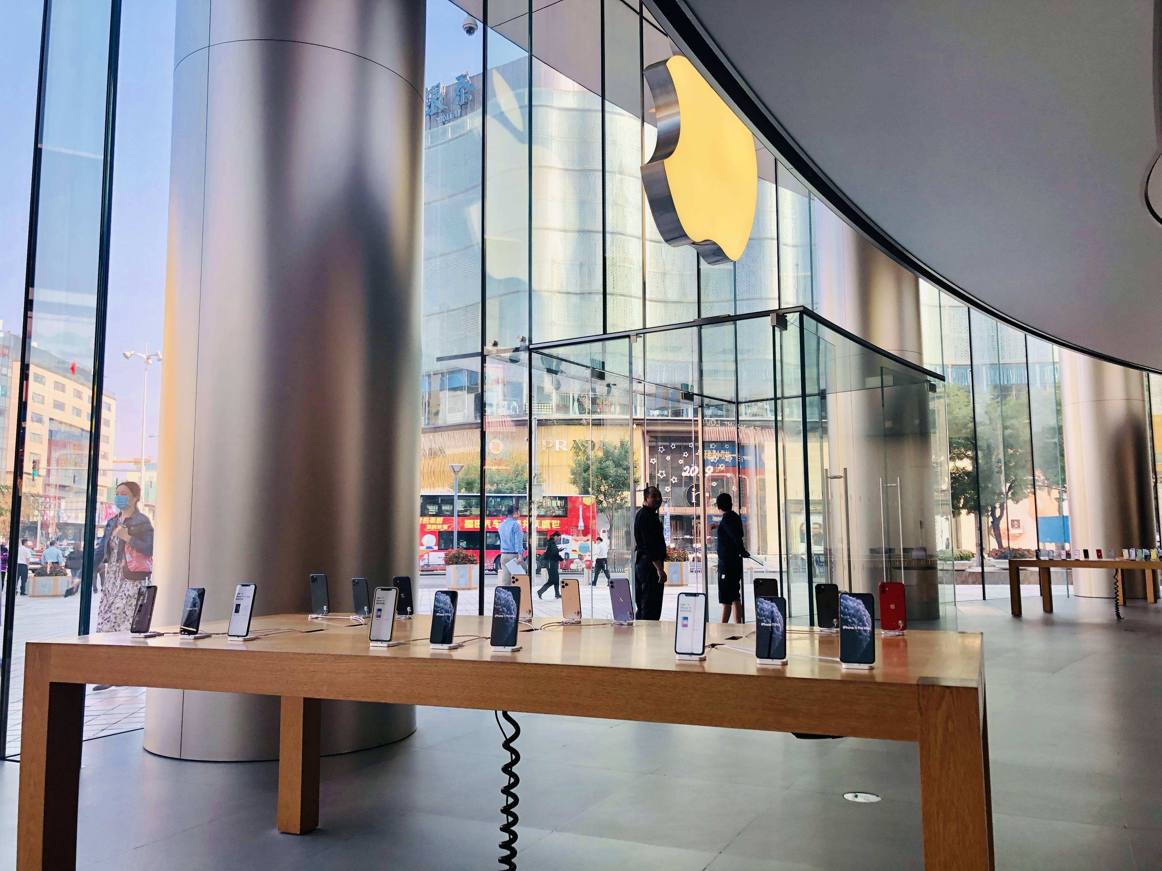 The appearance of the iPhone 14 is exposed, and the bangs are finally ...