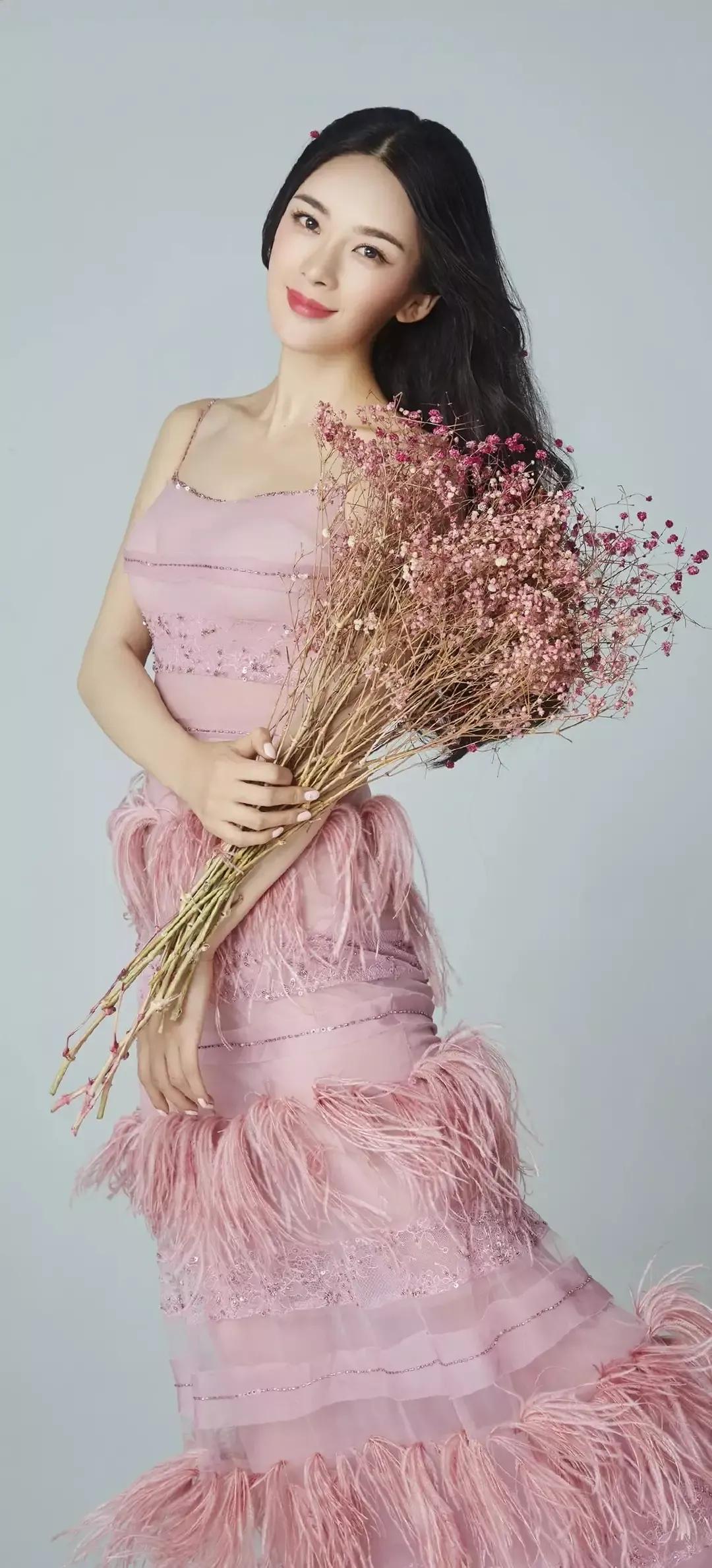 Zhao Han Yingzi: Young, Beautiful, Gentle and Charming Photo Album - iNEWS