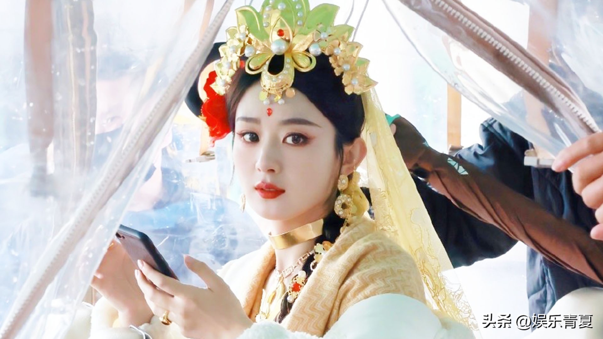 Adorable Detective 3: Zhao Liying and Sun Qian challenge gesture dance ...