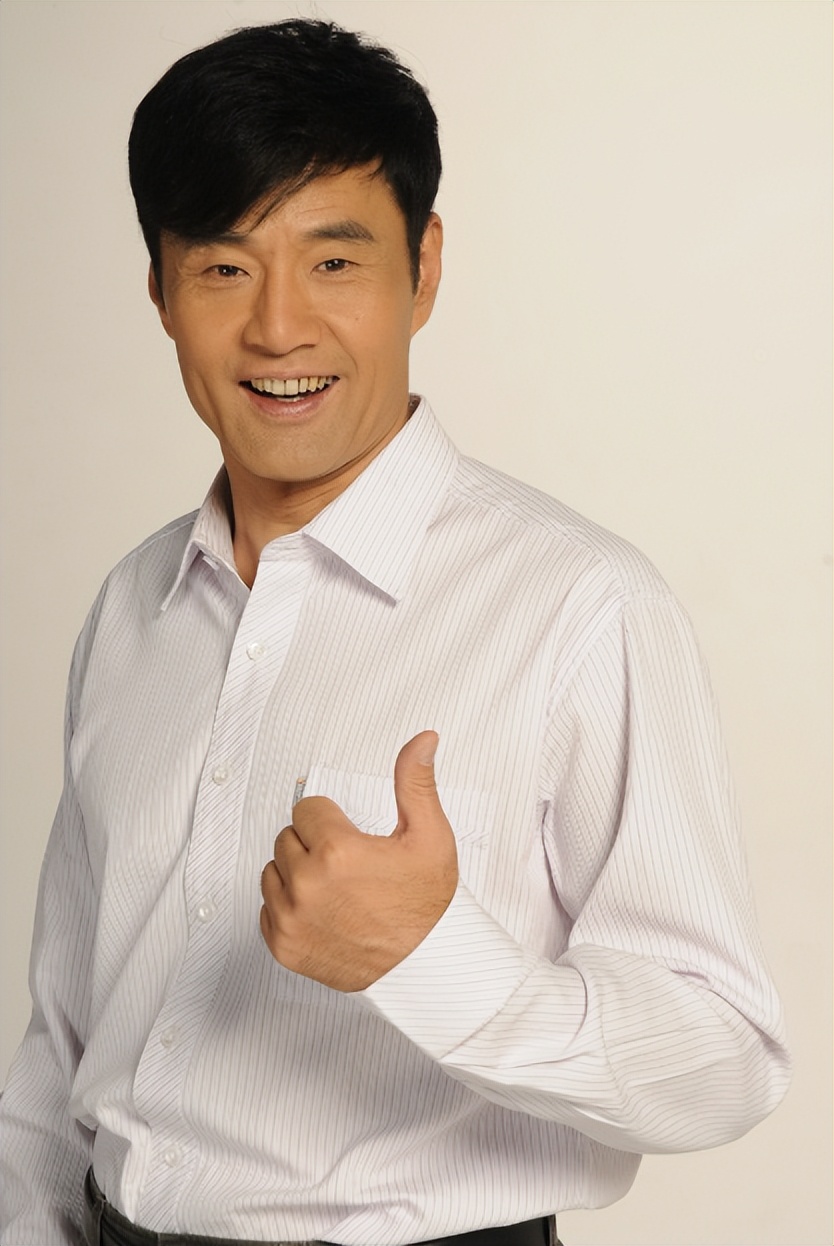 Yu Rongguang has been divorced for two years: he is in good shape with constant drama ...