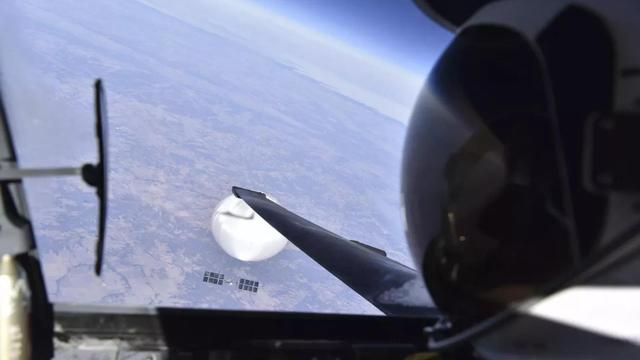 At an altitude of 40,000 meters, swarm drones are launched: the US ...
