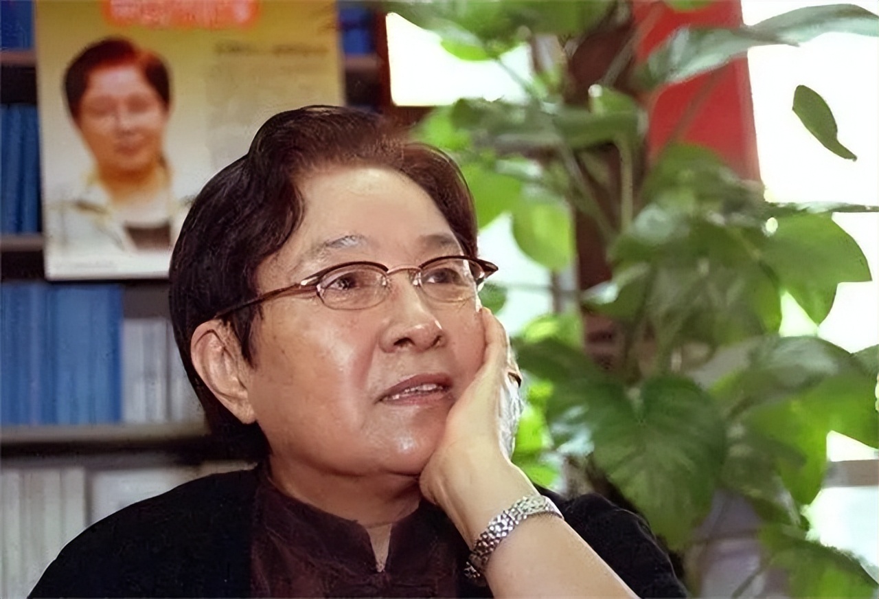 Su Hong: After the death of her husband, she refused to remarry and ...