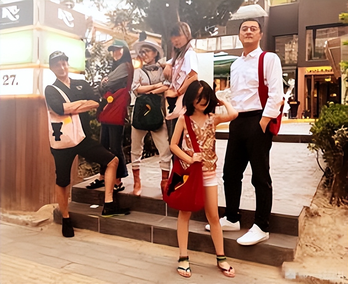 Li Yapeng brought his new girlfriend to meet Li Yan, Nicholas Tse ...