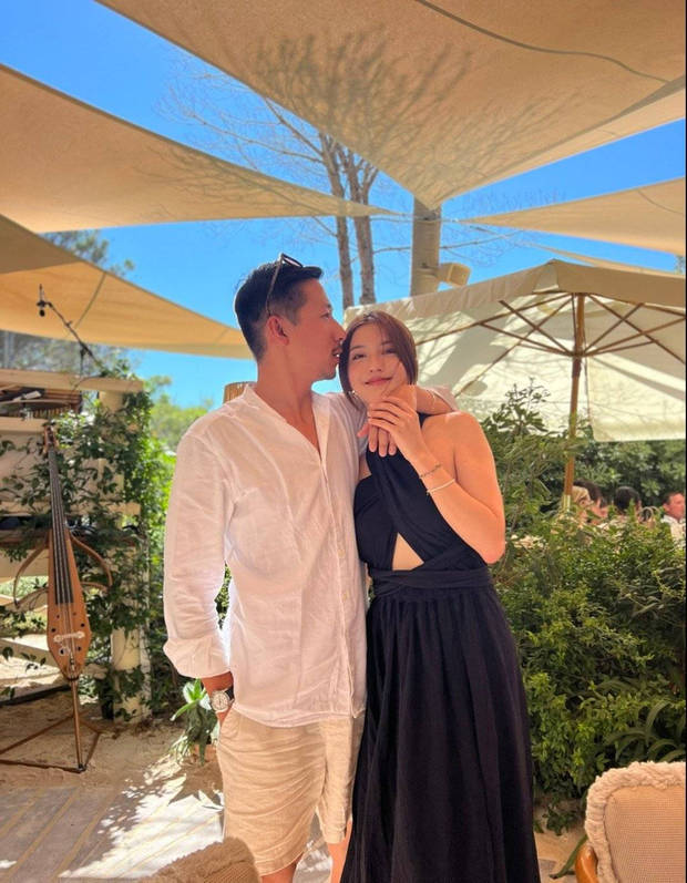 30-year-old Karena Wu: Beside a wealthy boyfriend for 5 years without a ...