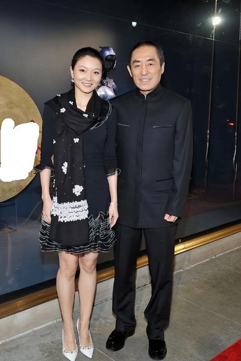 Zhang Yimou's 31-year-old wife has a set of outfits, and it's not ...