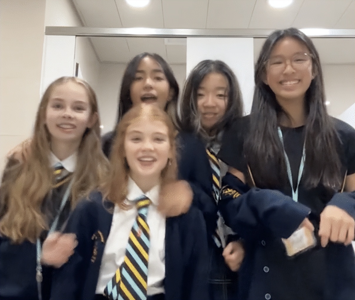 Zhang Ting's daughter "female college eighteen changes", settled in ...