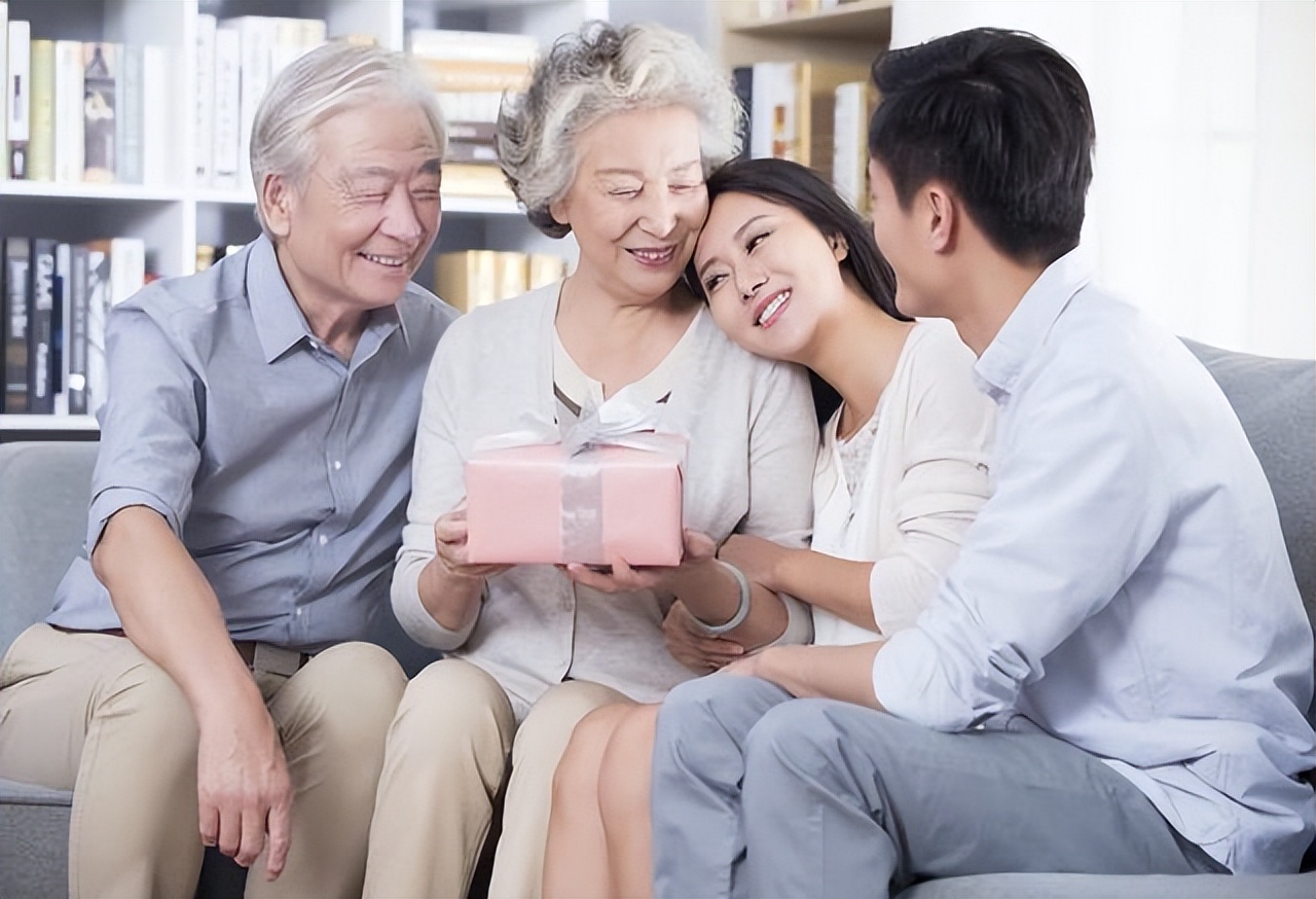 Smart Grandpa: How to care for the elderly with money and family ties ...