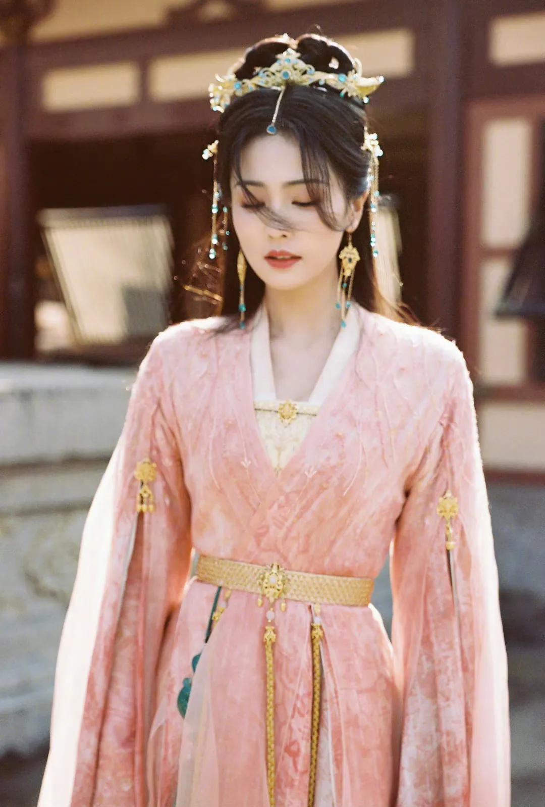 White Deer, Ye Xiwu in the sunset - iMedia