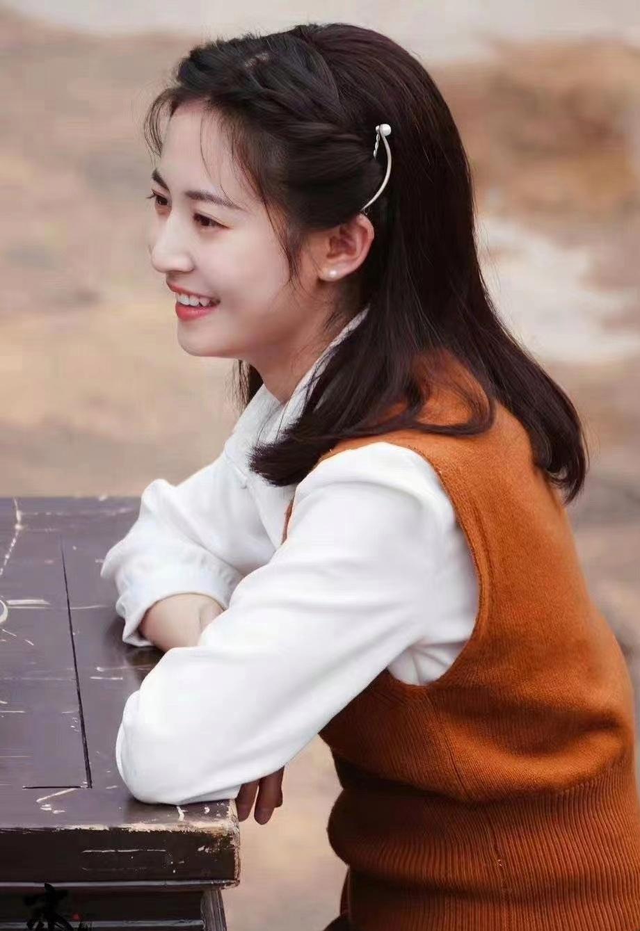 "Jade Girl" Chen Yuqi plays the agent "Thin Ice", this is the ...