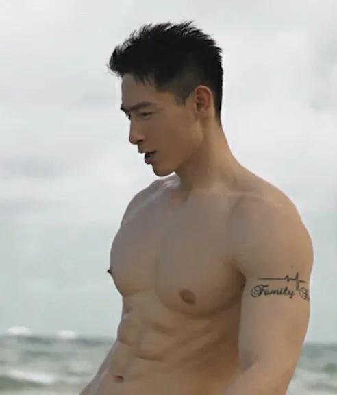 Male model photo (5): A muscular male model who takes a photo - Guo ...