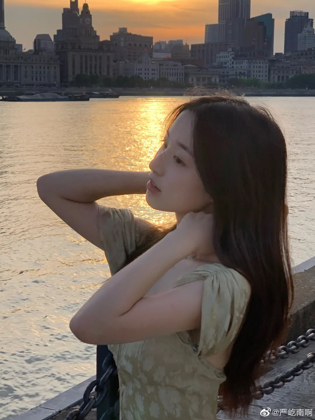 Domestic sister Yan Yinan - iNEWS