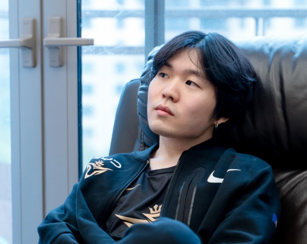 V5 officially ushered in a complete body, Rookie returned to LPL from ...